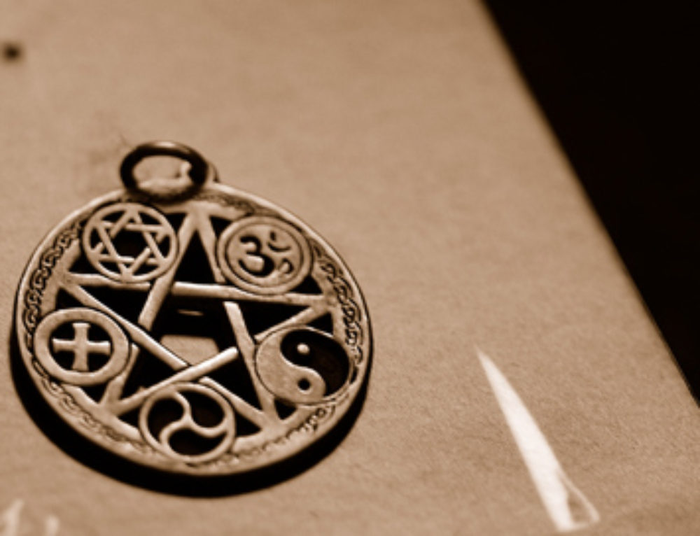 Superstition Saturday: Clovers – Supernaturally Speaking